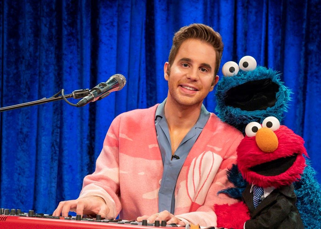 Elmo the Muppet readies for his own starry HBO talk show