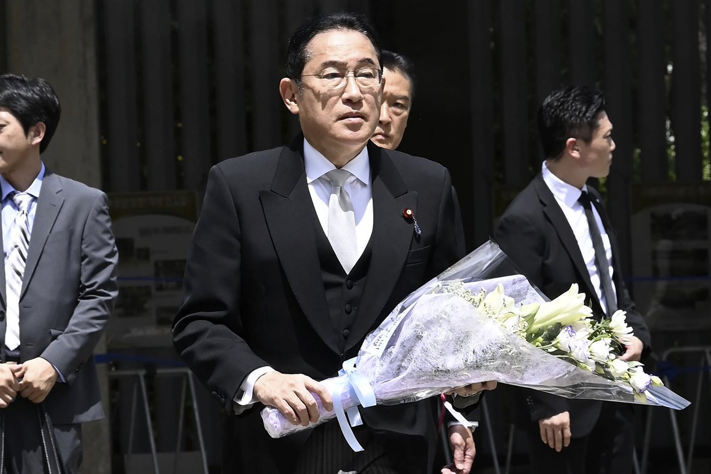 Kishida vows to push rules-based order as Japan's defense chief visits Yasukuni 79 years after WWII