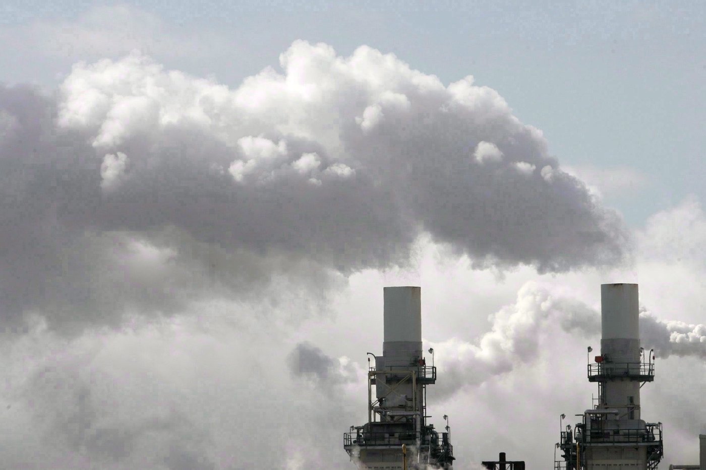 Canada not on track to hit net-zero by 2050, or meet any climate ...