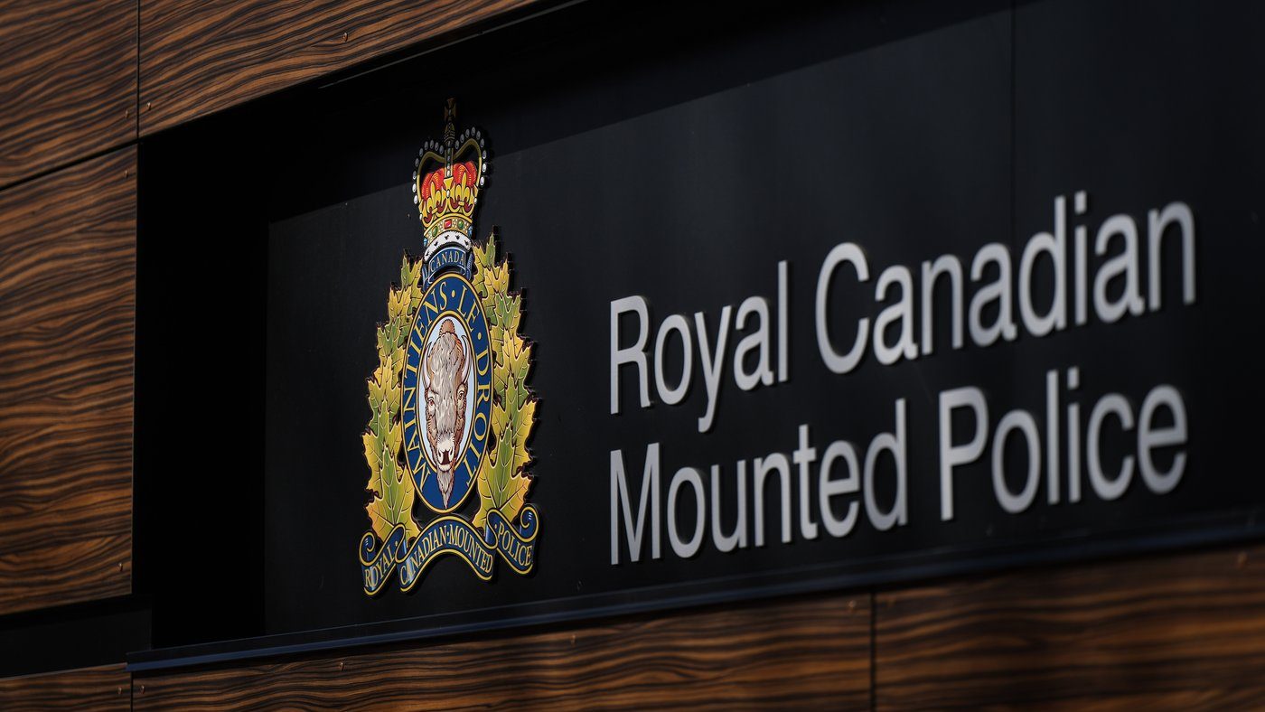 Dartmouth woman scams $100K since 2014