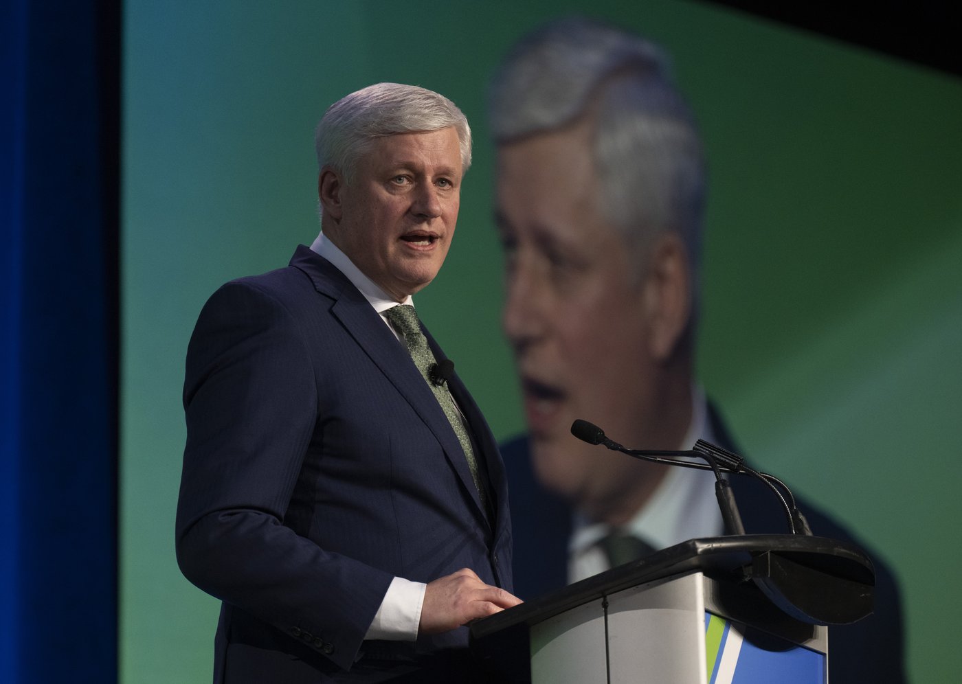 Stephen Harper's official portrait to be unveiled today