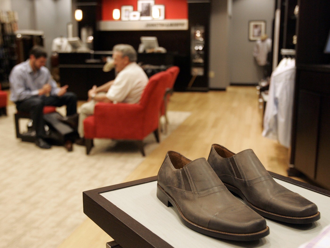 Shoe retailer Johnston & Murphy shutters Canadian stores after facing ...
