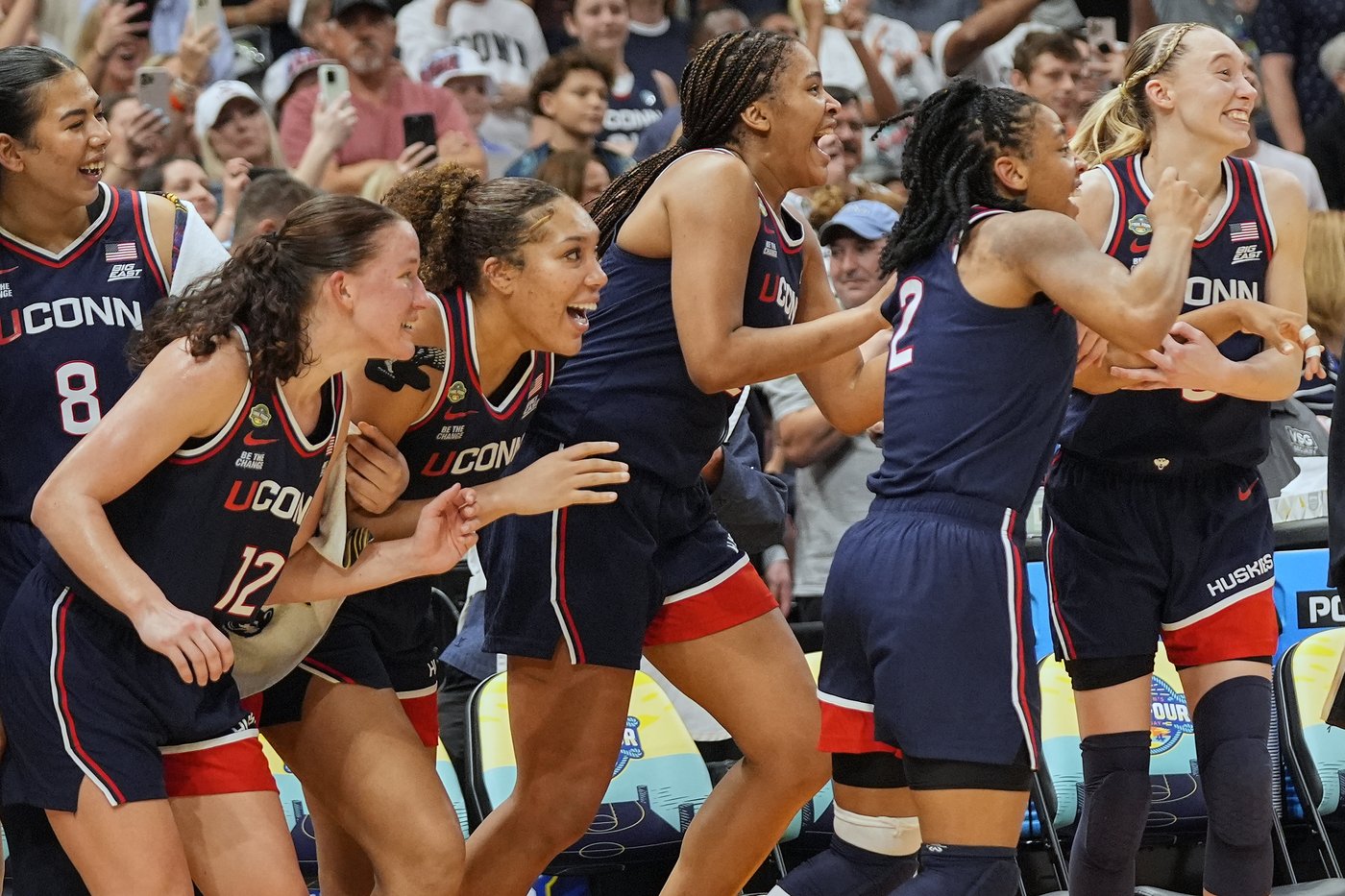 UConn returns to top of women's basketball, dominates South Carolina 82 ...