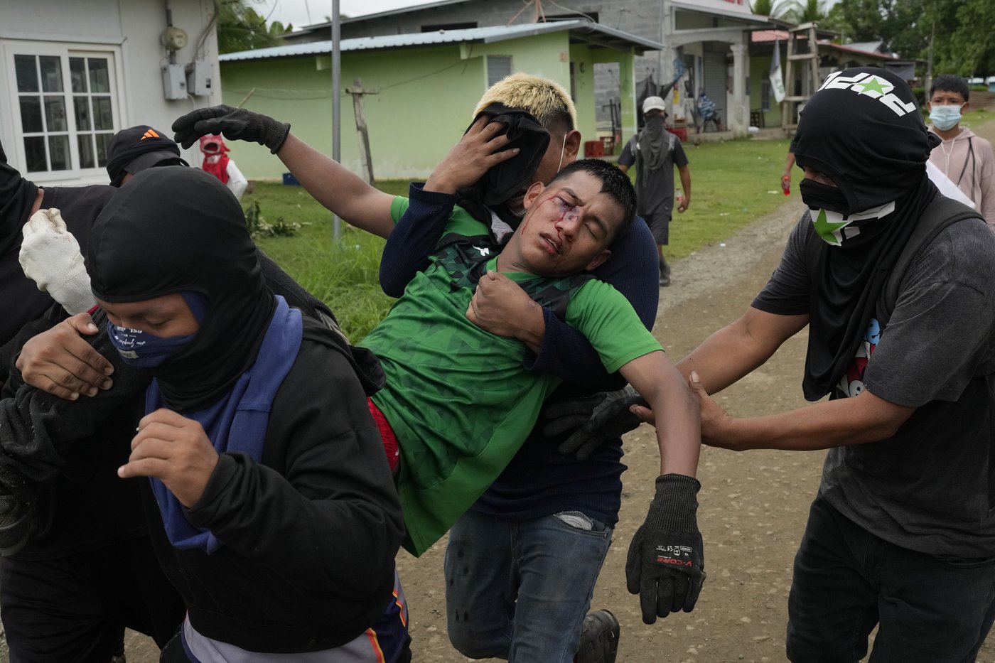 Protesters and police clash in eastern Panama