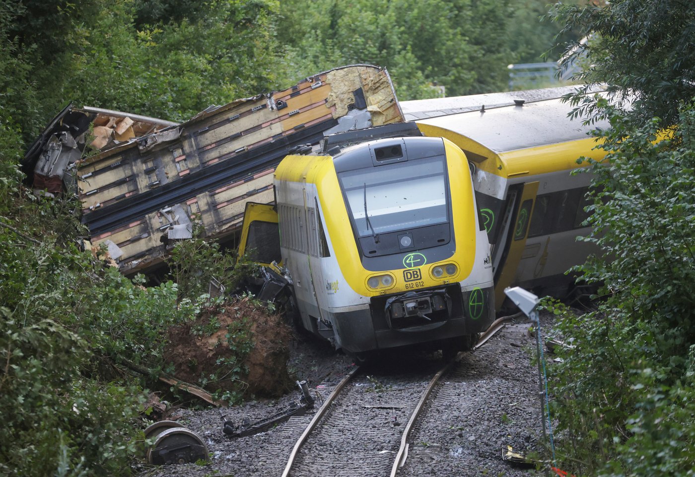 Train derailment that killed 3 in Germany apparently was caused by ...
