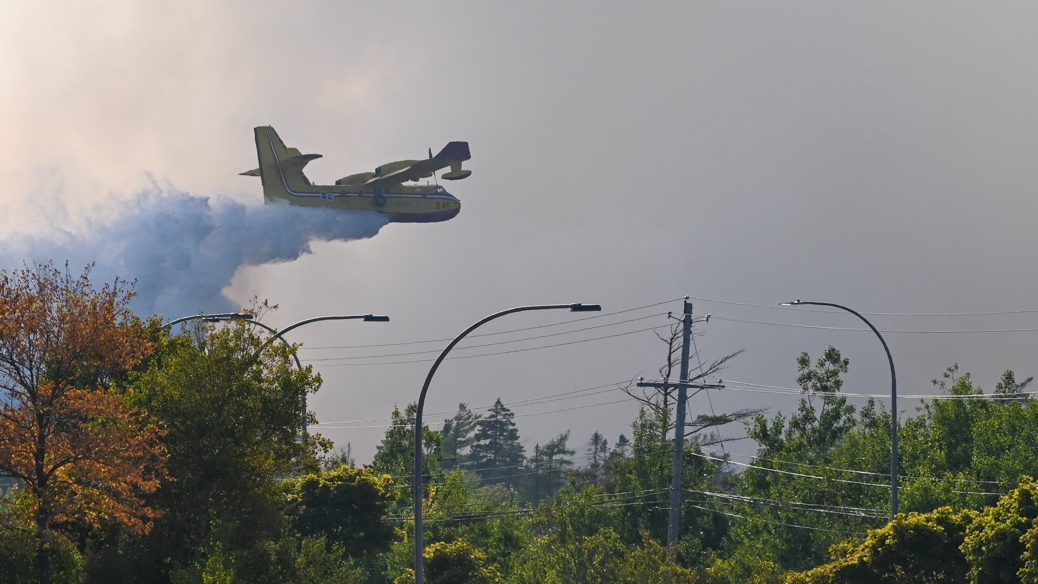 Bayers Lake wildfire threatens Halifax community prompting evacuation
