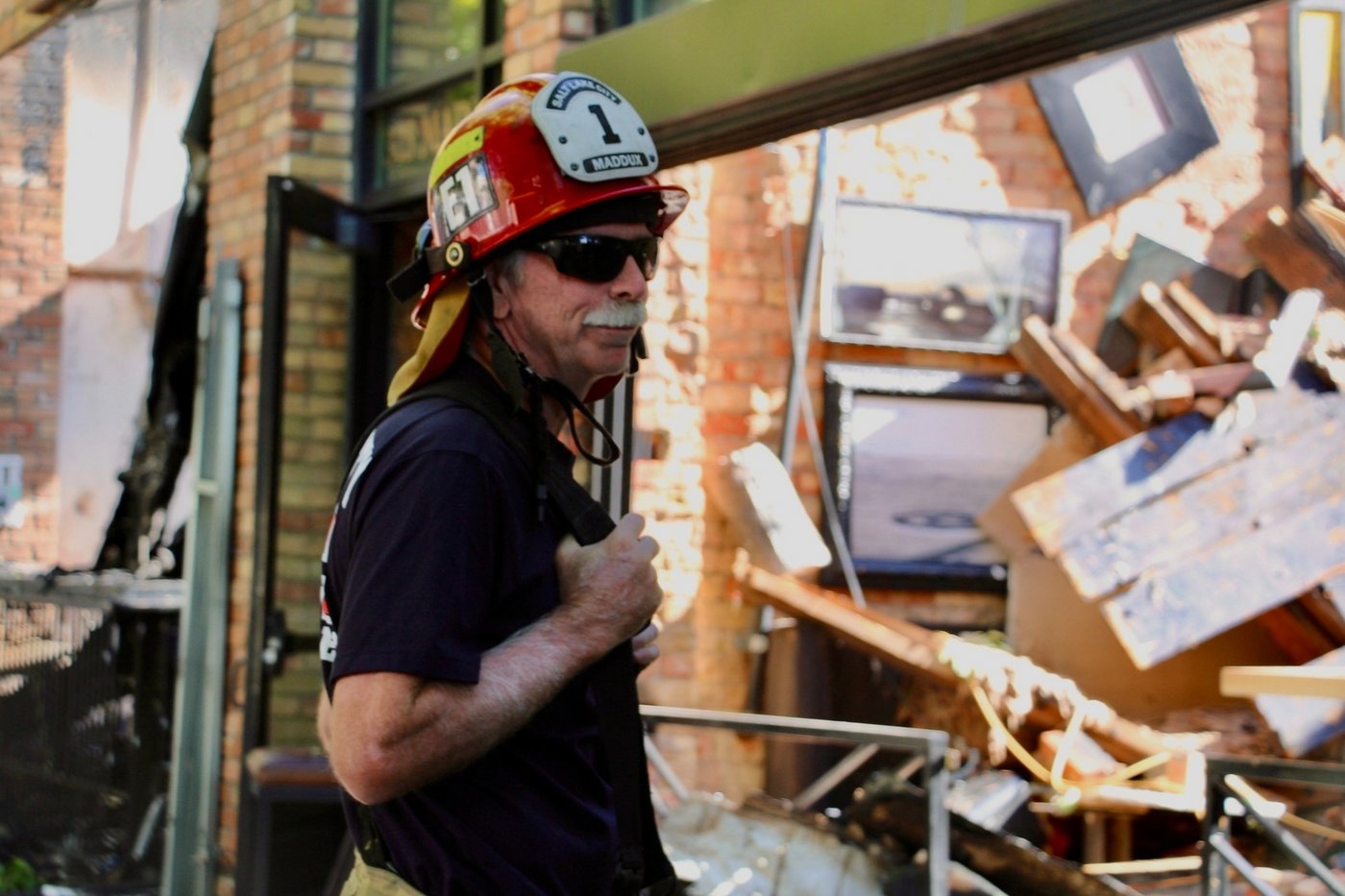 3 firefighters hurt as fire burns century-old buildings in Salt Lake ...