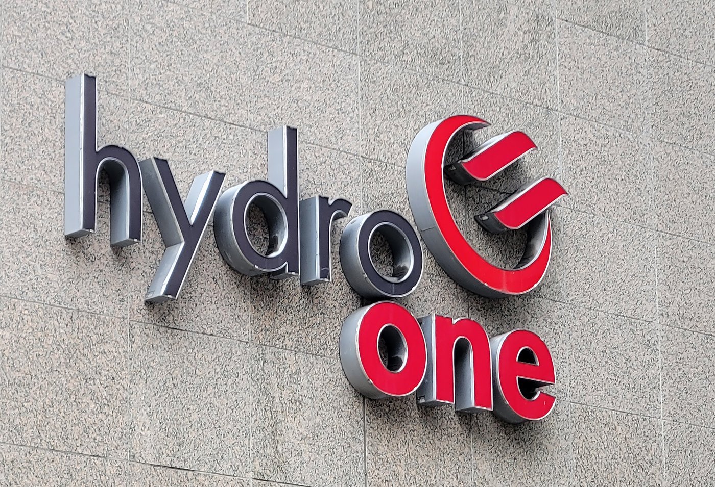 Hydro One CEO David Lebeter to take compassionate care leave