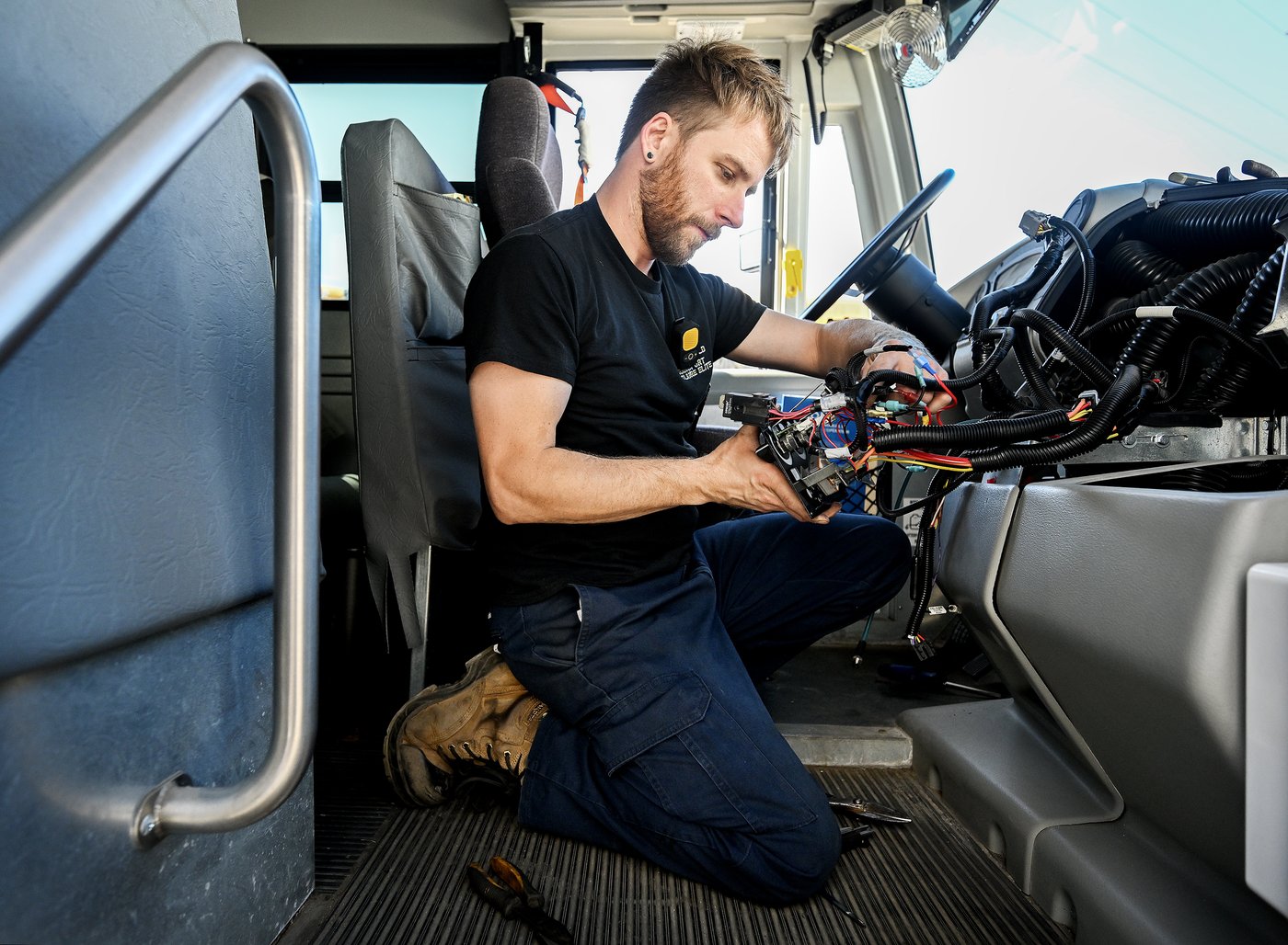 School bus fire: Quebec pulls all 1,200 Lion electric buses off roads ...