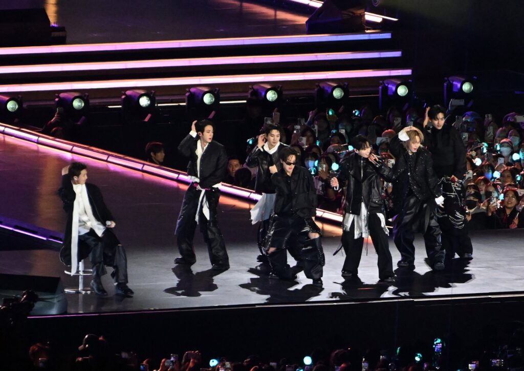 Photos show Seoul as K-pop group BTS stages its comeback show