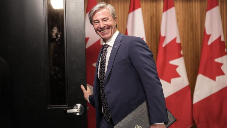 Highest proportion of people since 2017 say Canada is on the right ...