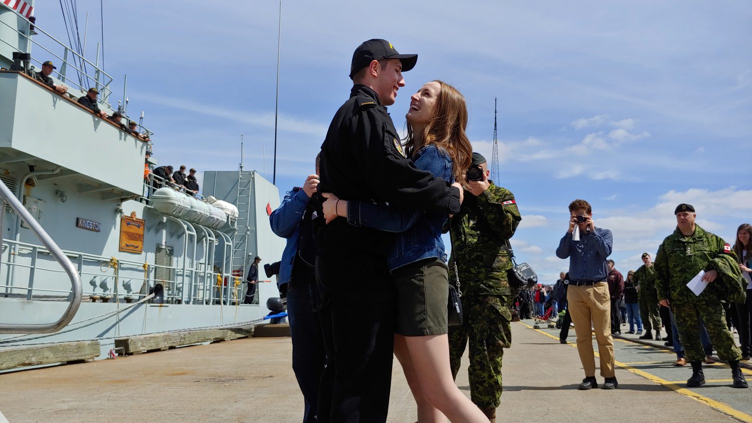 HMCS Kingston and HMCS Shawinigan return from deployment (6 photos ...