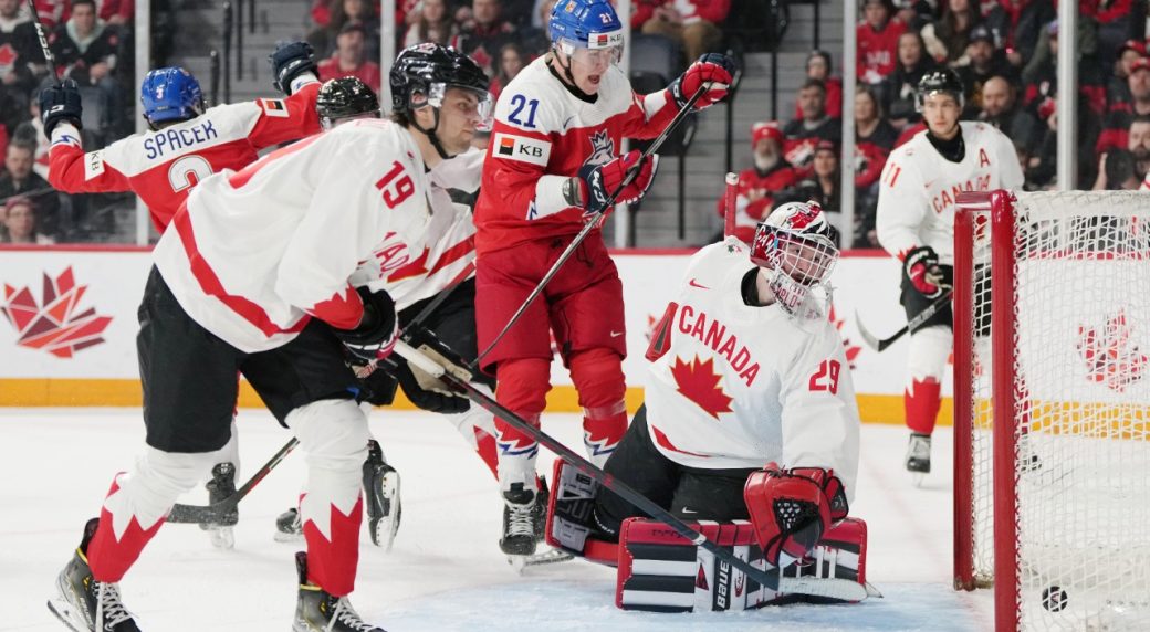 Czechia stuns Canada in opening game of World Junior Hockey ...